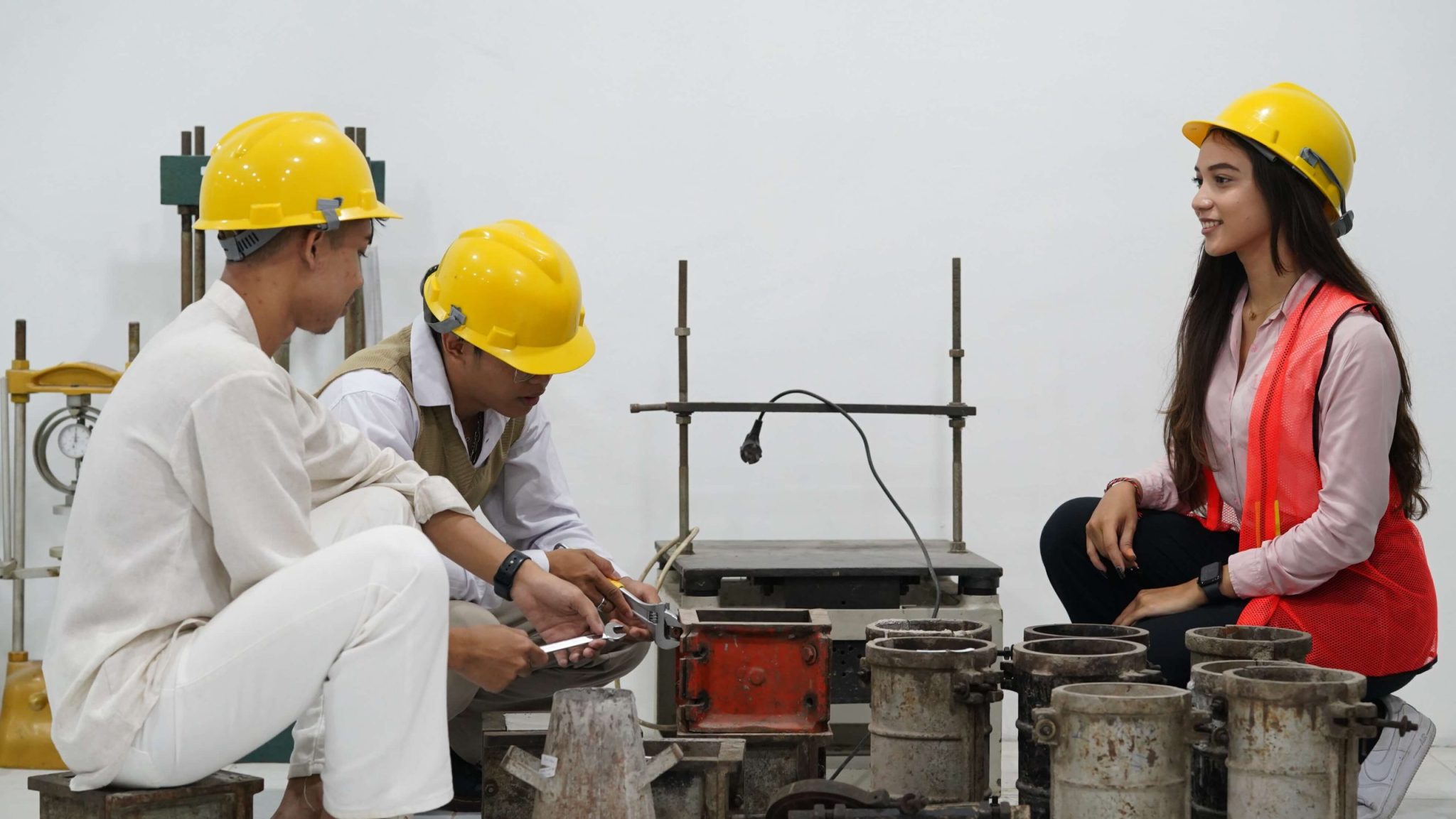 Engineering Laboratory - Universitas Pendidikan Nasional